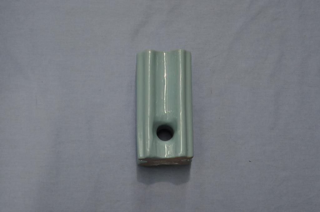 INSULATOR,STRAIN,STAY,TYPE GY2,PORCELAIN
